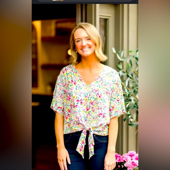 The Pioneer Woman | Tops | The Pioneer Woman Floral Tie Front Up Front ...